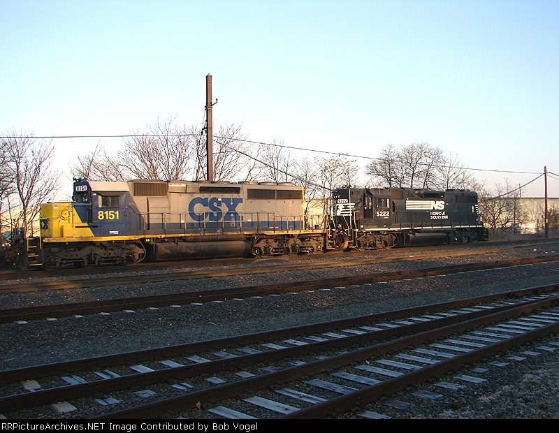 CSX 8151 & NS 5222